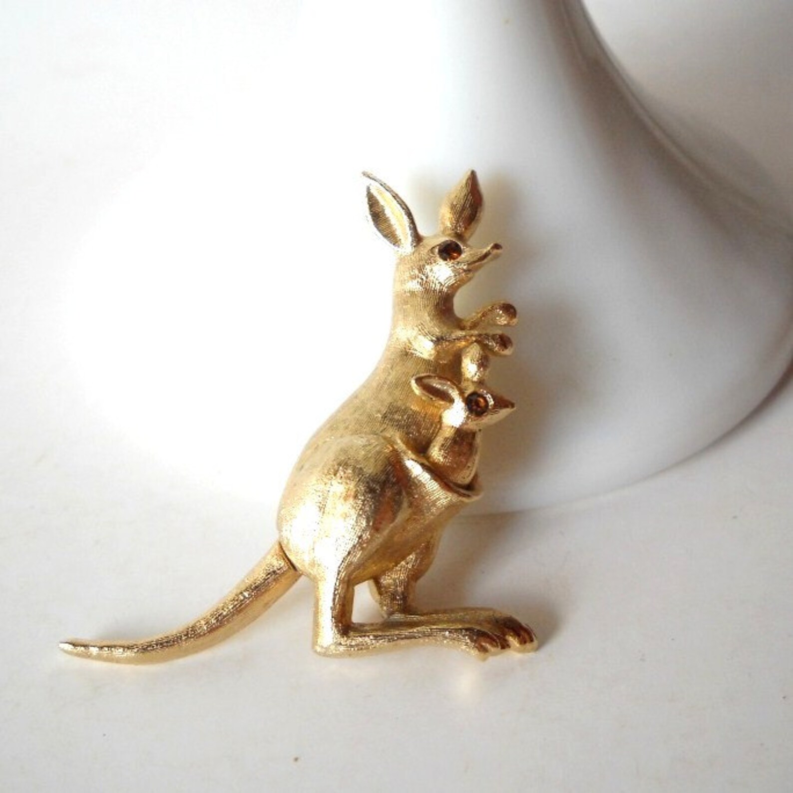 Vintage Brooch Vintage Kangaroo Pin Avon Brooch Kangaroo Pin - Etsy Canada
