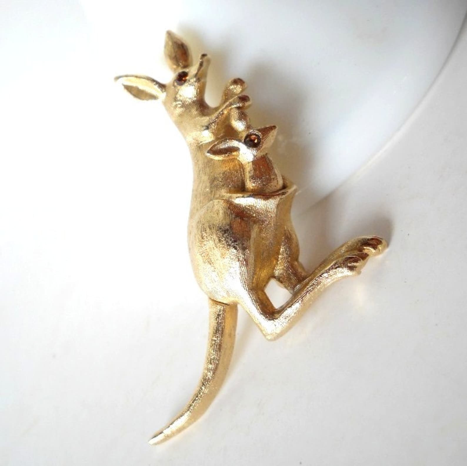 Vintage Brooch Vintage Kangaroo Pin Avon Brooch Kangaroo Pin - Etsy Canada