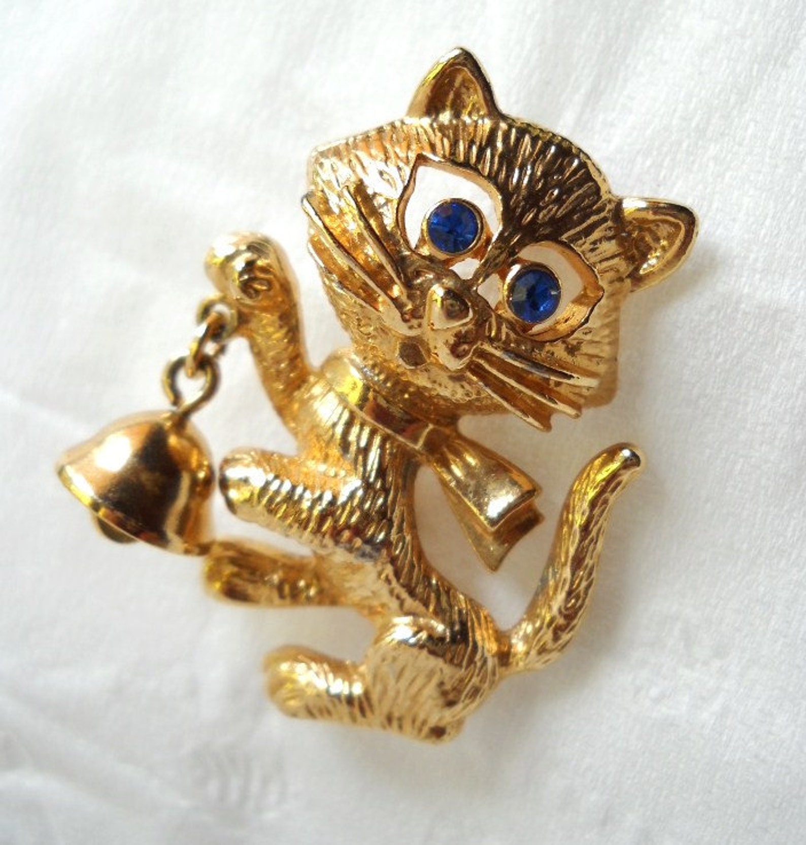 Vintage Cat Brooch Vintage Cat Pin Avon Kitty Pin Cat Bell Pin - Etsy