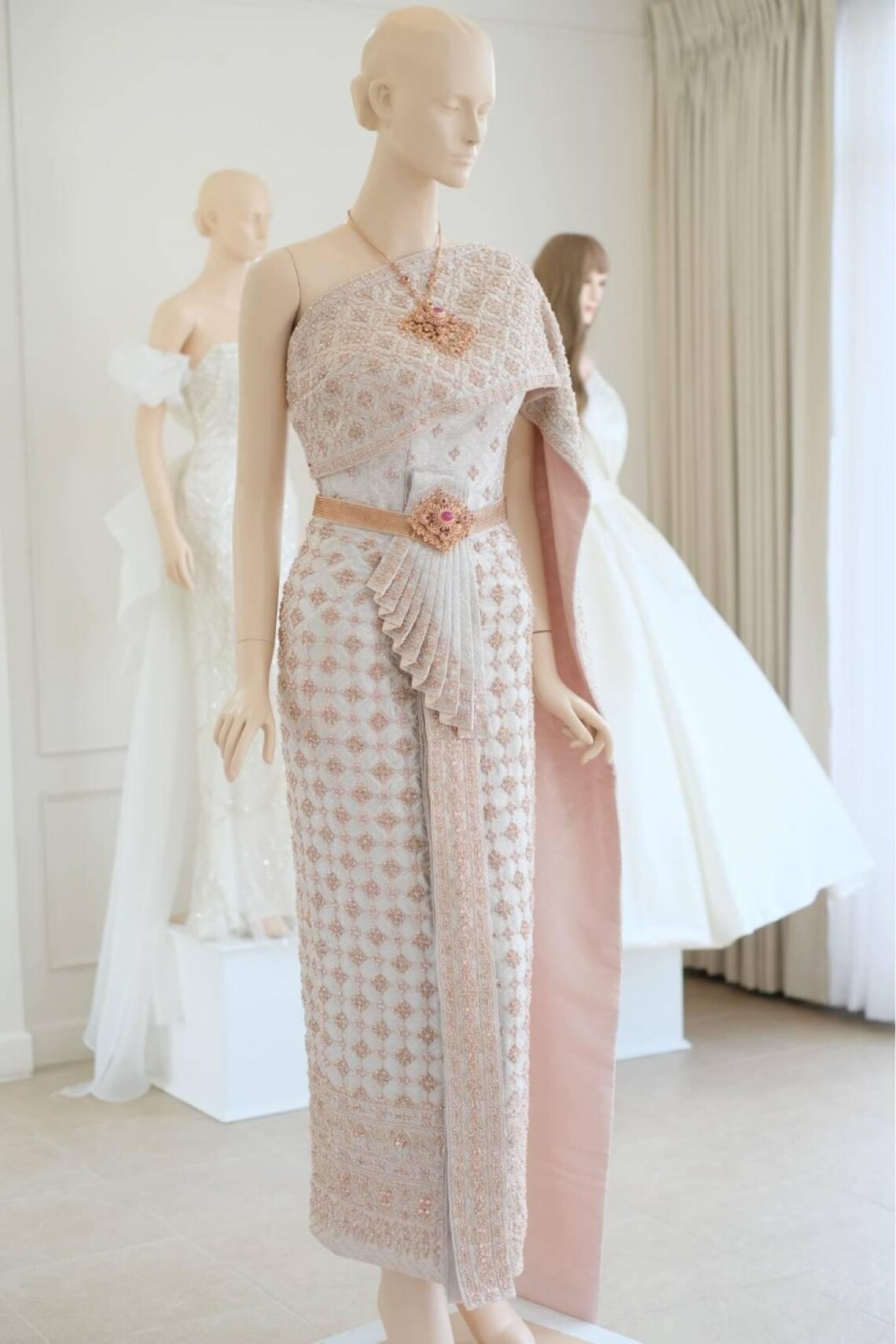 Luxury Thai Chakkri Bridal Dress| Thai/khmer/laos| Authentic Brocade ...