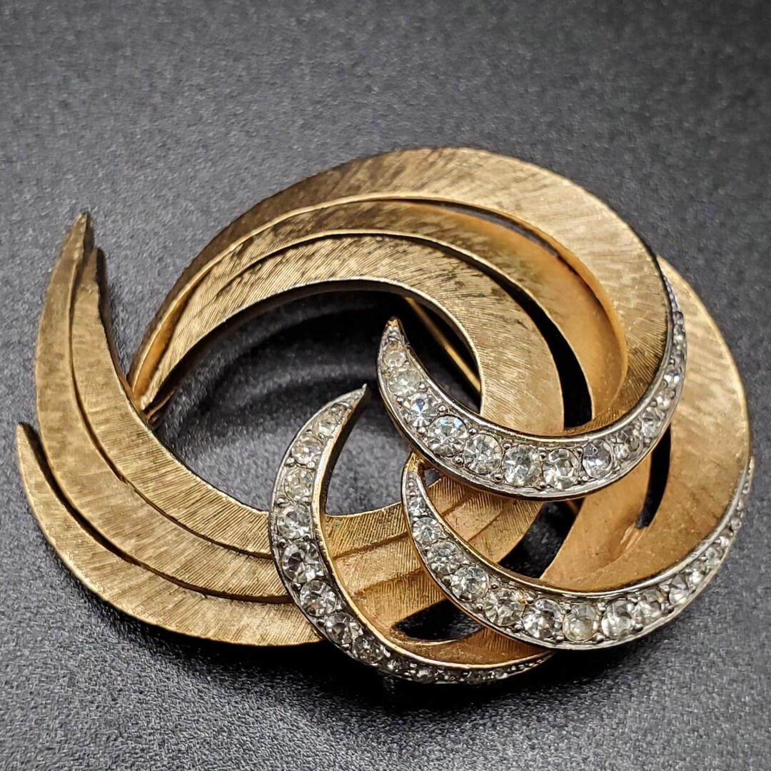 Vintage TRIFARI Crown Signed Brushed Gold Tone Rhinestones Very Elegant Brooch Pin - Etsy