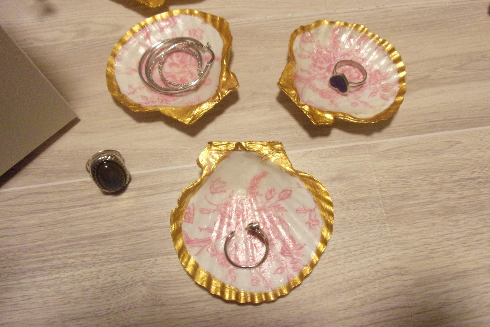 Scalloped Shell Ring Holder Jewelry Trinket Dish With Pink Flowers ...