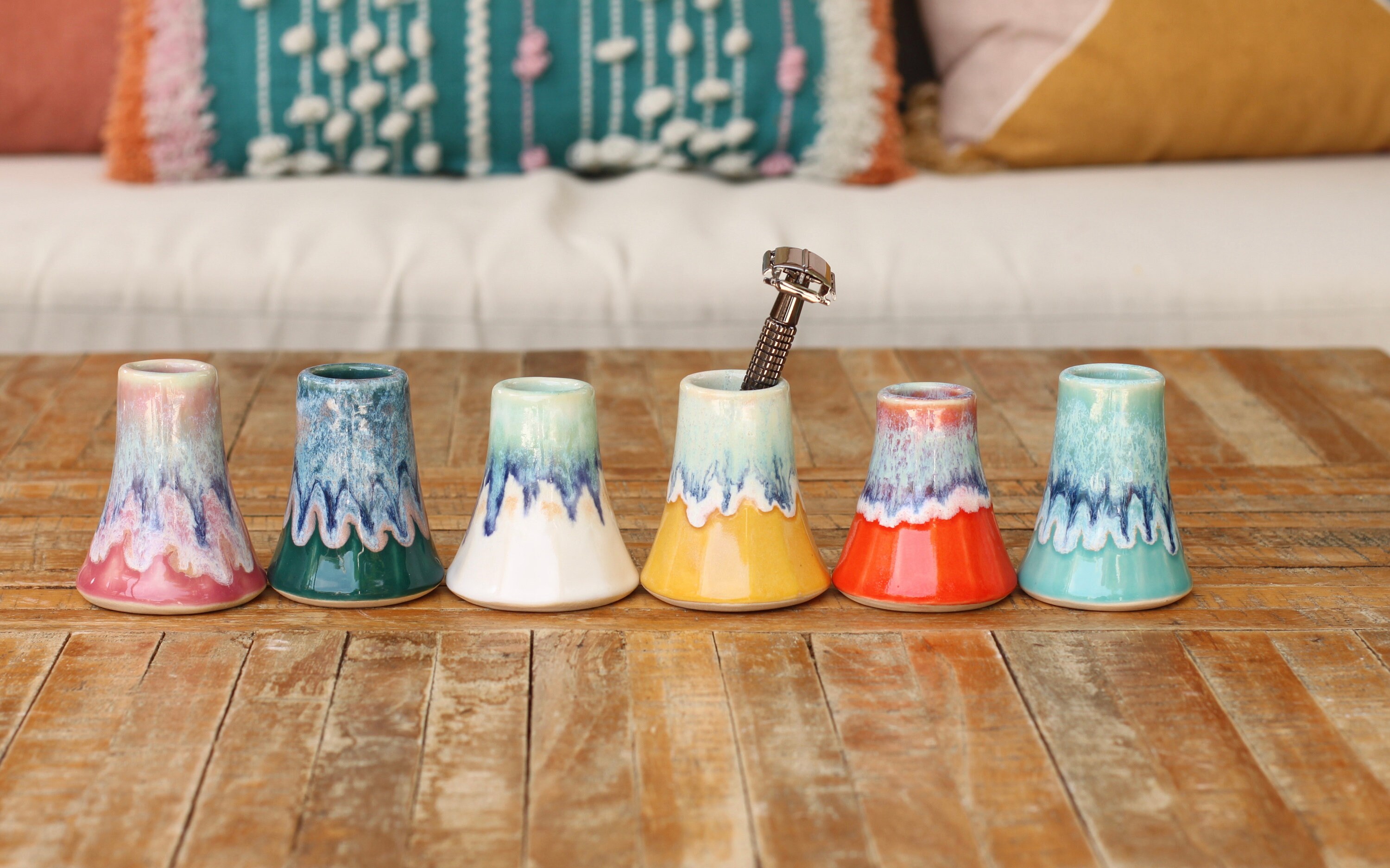 razor holder // bathroom accessory // razor stand