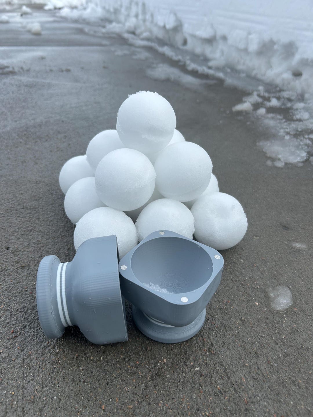 Magnetic Snowball Maker - Makes Perfect Snowballs Every Time - Etsy