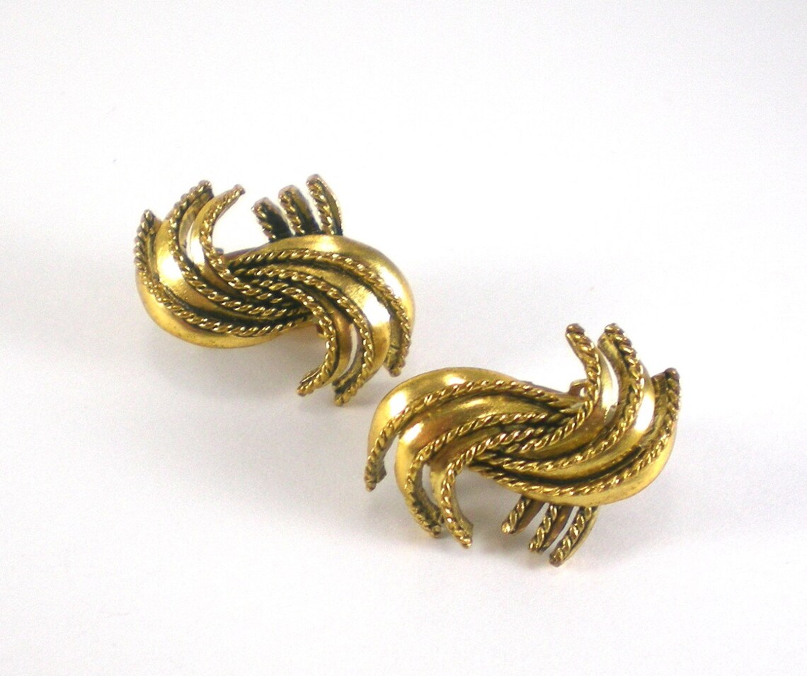 Butler Gold Clip on Earrings Vintage Designer Jewelry - Etsy