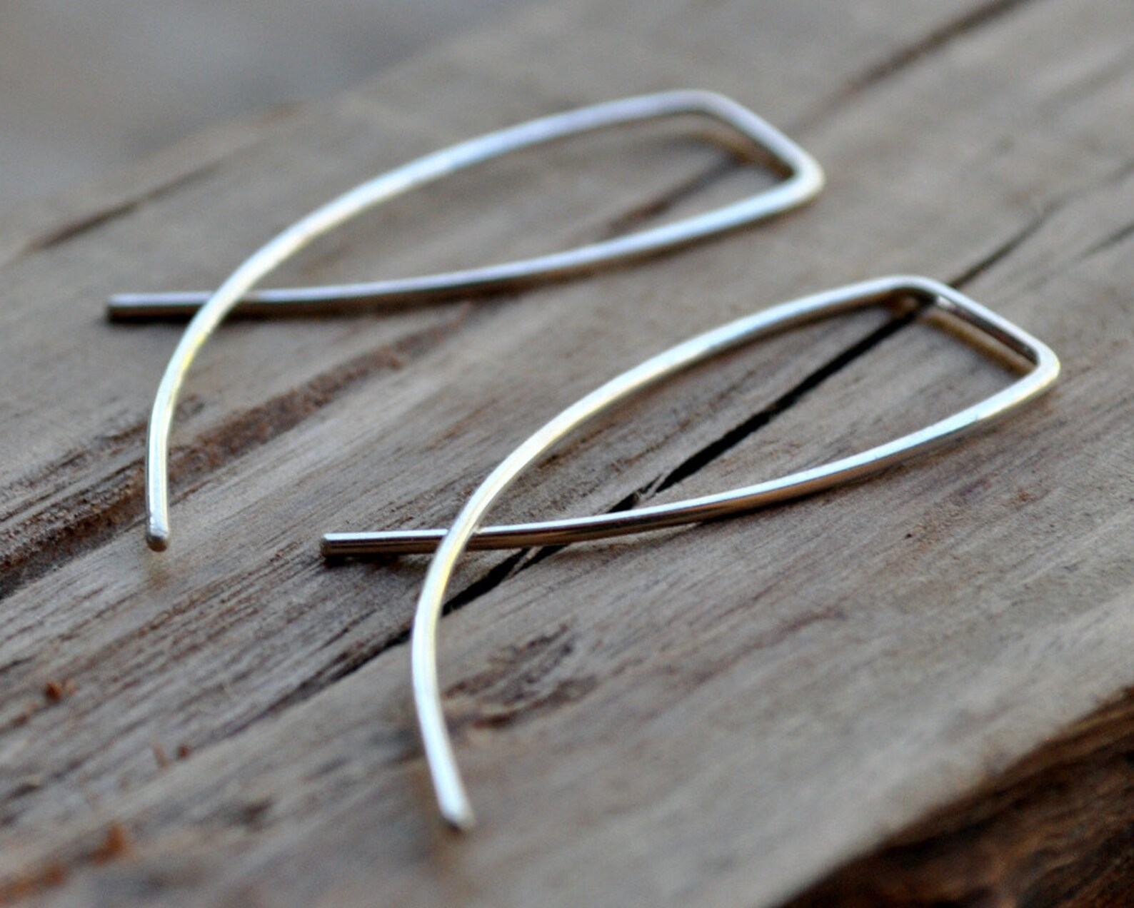 Minimalist Sterling Silver Earrings. Curved dangle threader | Etsy