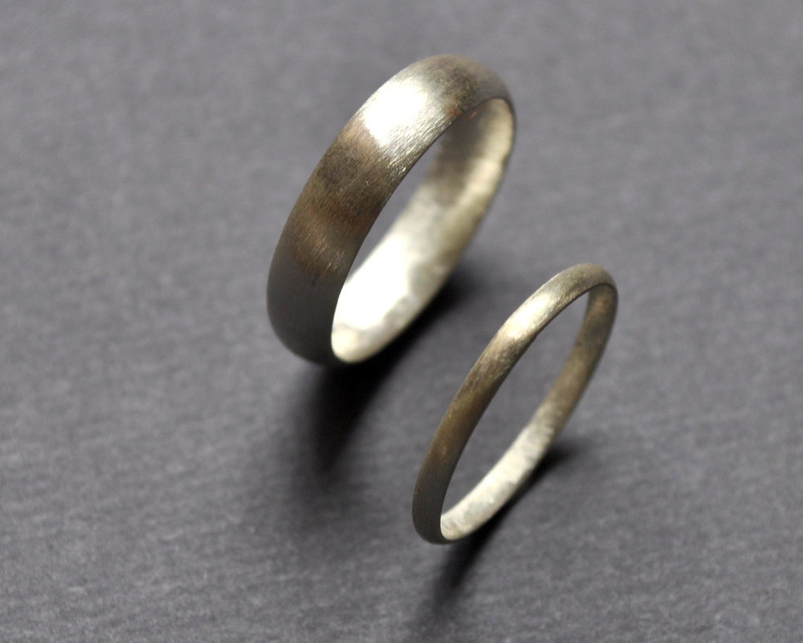 Wedding Band Set Matte 2mm & 5mm Round Matte Rings. Modern - Etsy Israel