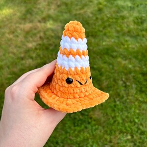 Crochet Pattern: Mini Traffic Cone, PDF, Amigurumi (english and French ...