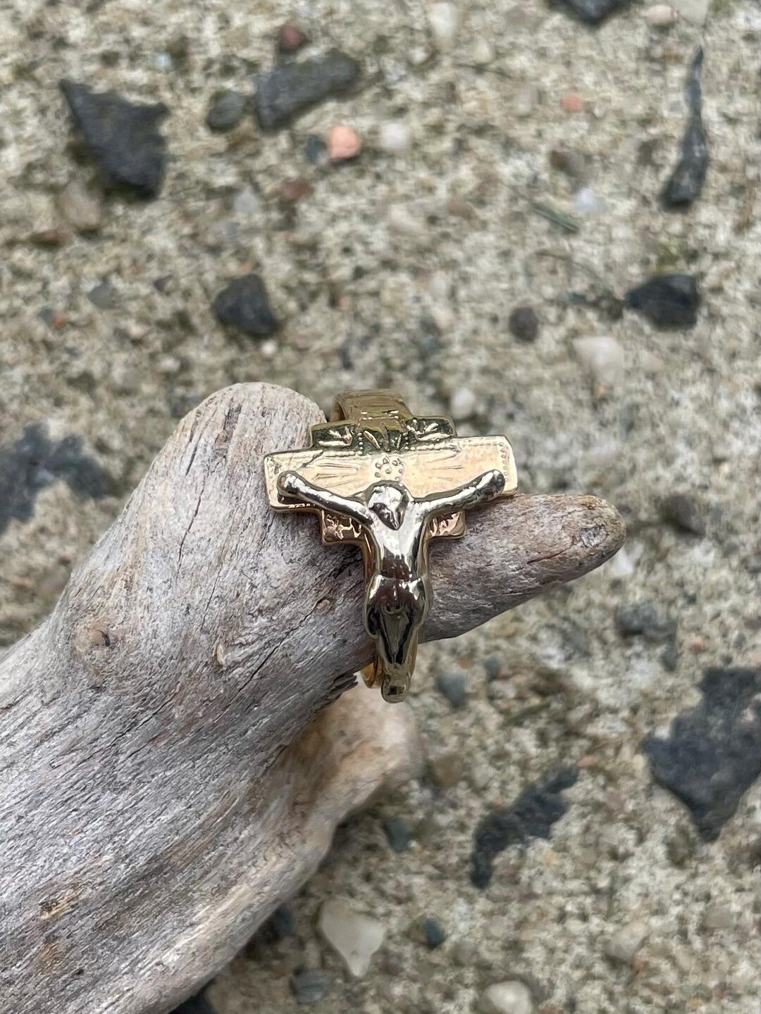 14k Gold Crucifix Ring • Vintage Two-tone Jesus Cross Ring • Yellow ...