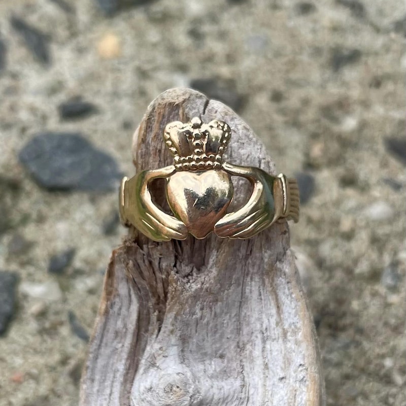 Custom Claddagh Ring - Etsy