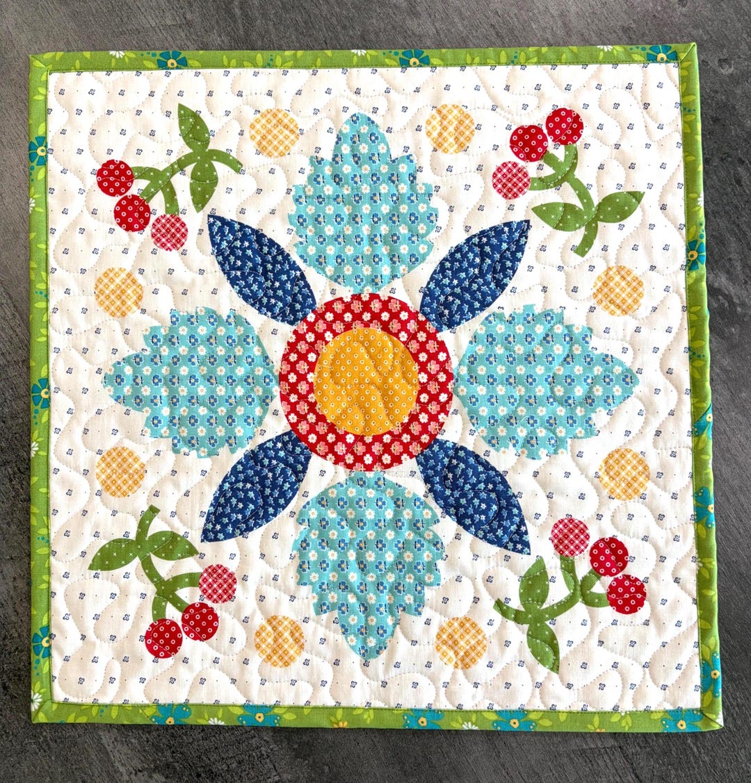 Quilted Flower Table Centerpiece Green Border: Handmade Cotton ...