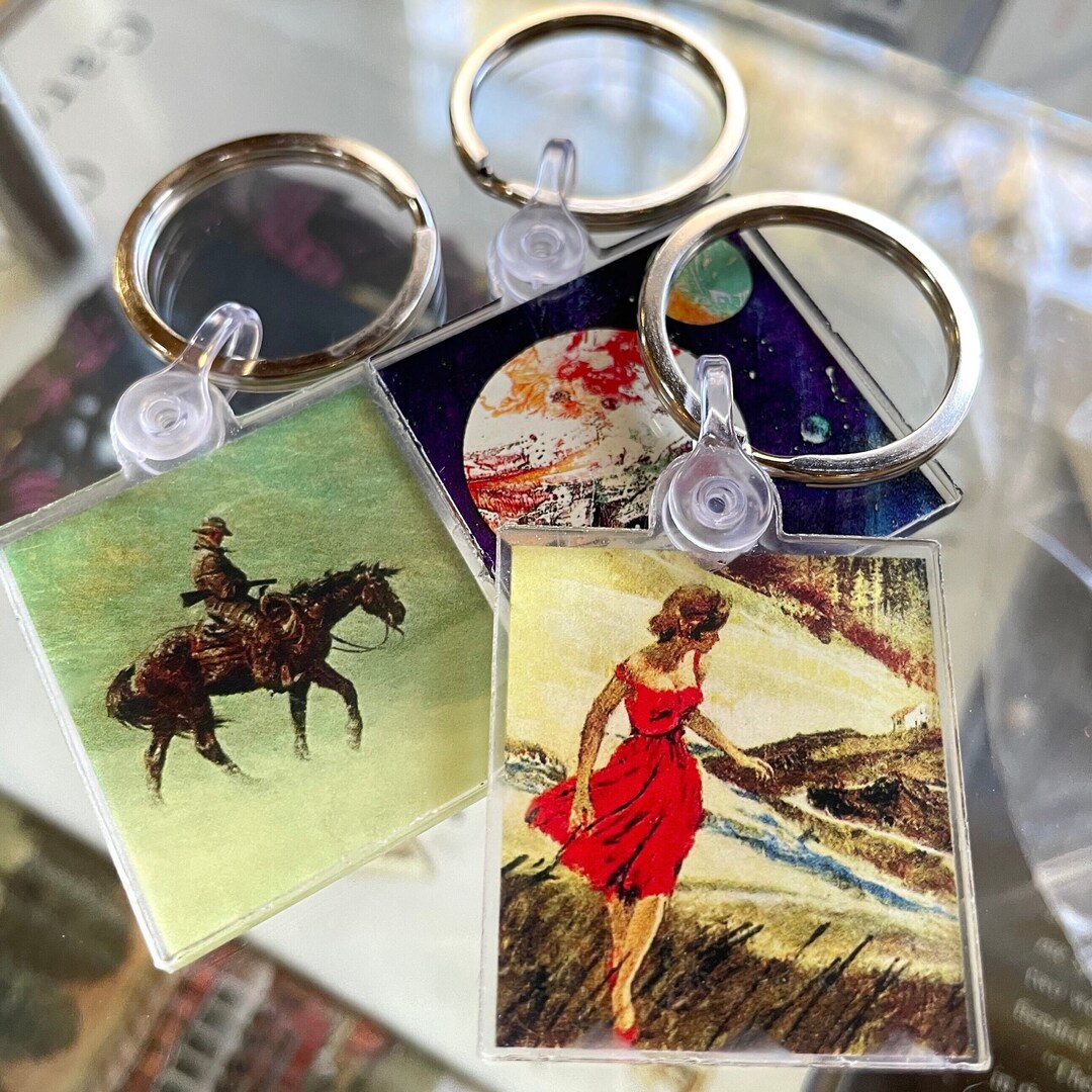 Pulp Fiction Keychain: Vintage Book Cover Art, Kitsch Gift - Etsy