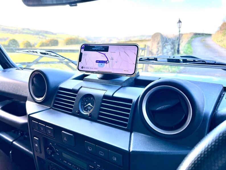 Land Rover Defender Dash Mount System Magsafe iPhone Mount Base ...
