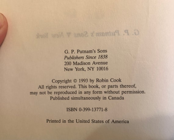 Robin Cook , Sphinx and Terminal, two vintage books - Gem