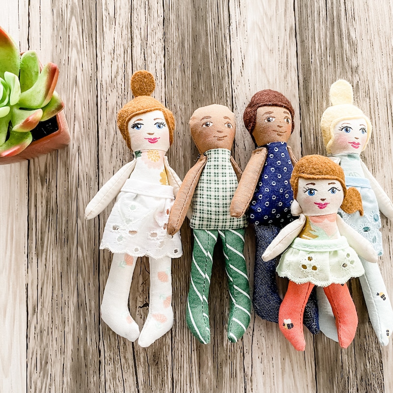 Dollhouse Family - Etsy