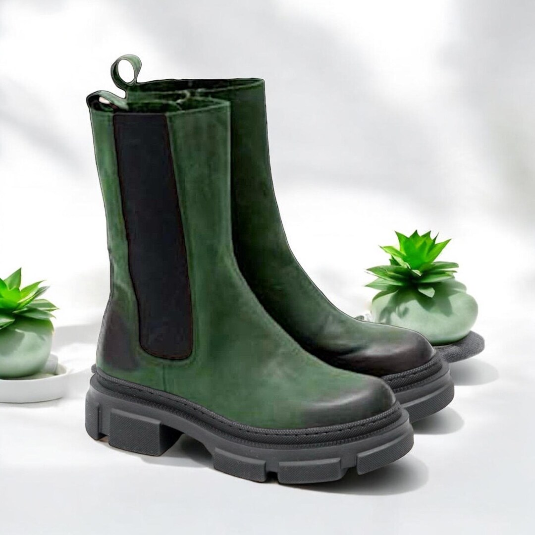 Green Leather Ankle Boots With Worn-in Effect,stylish Leather Chelsea ...