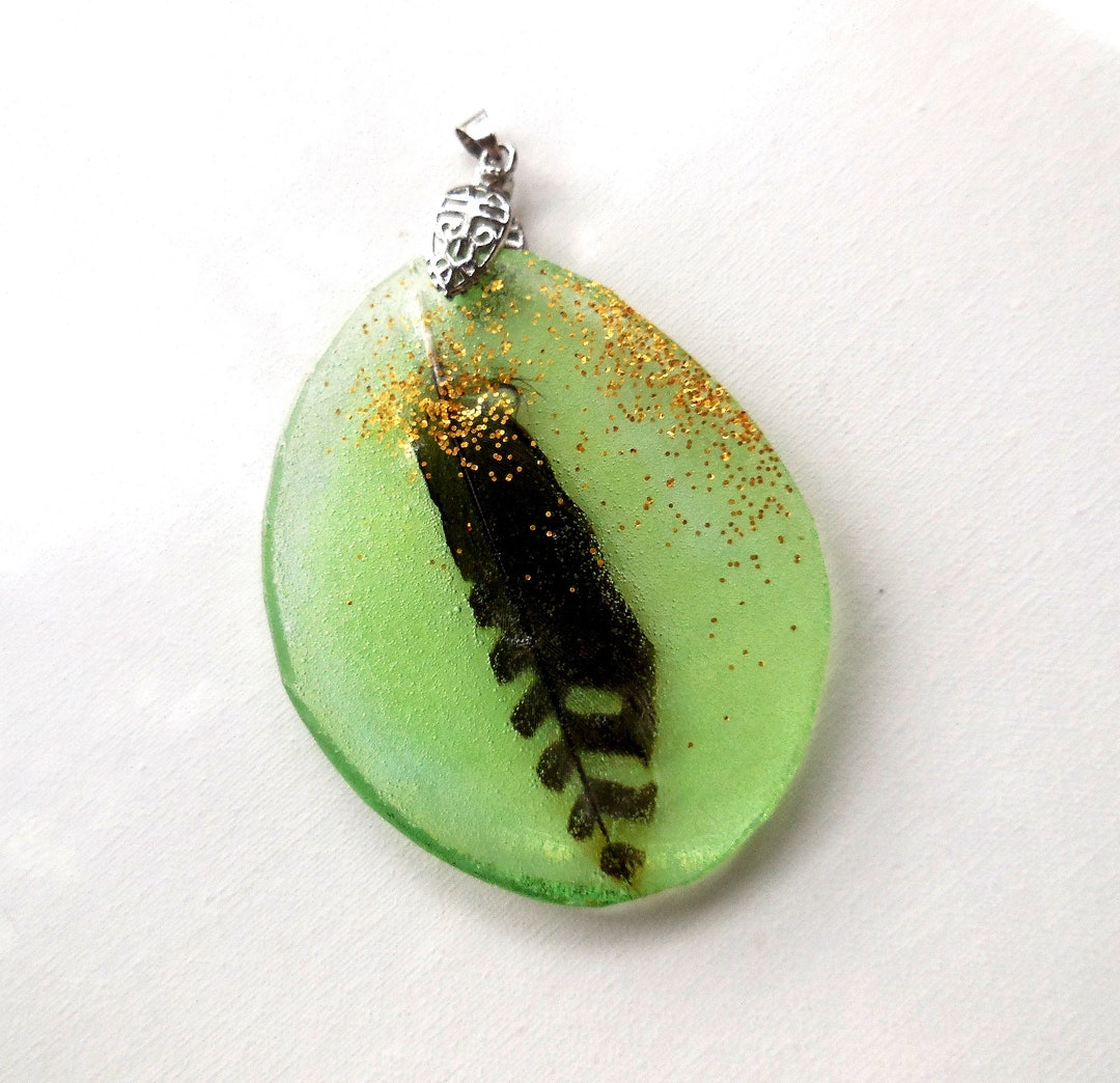 Resin Art Pendant, Epoxy Resin Jewelry, Jade Color Resin Pendant ...