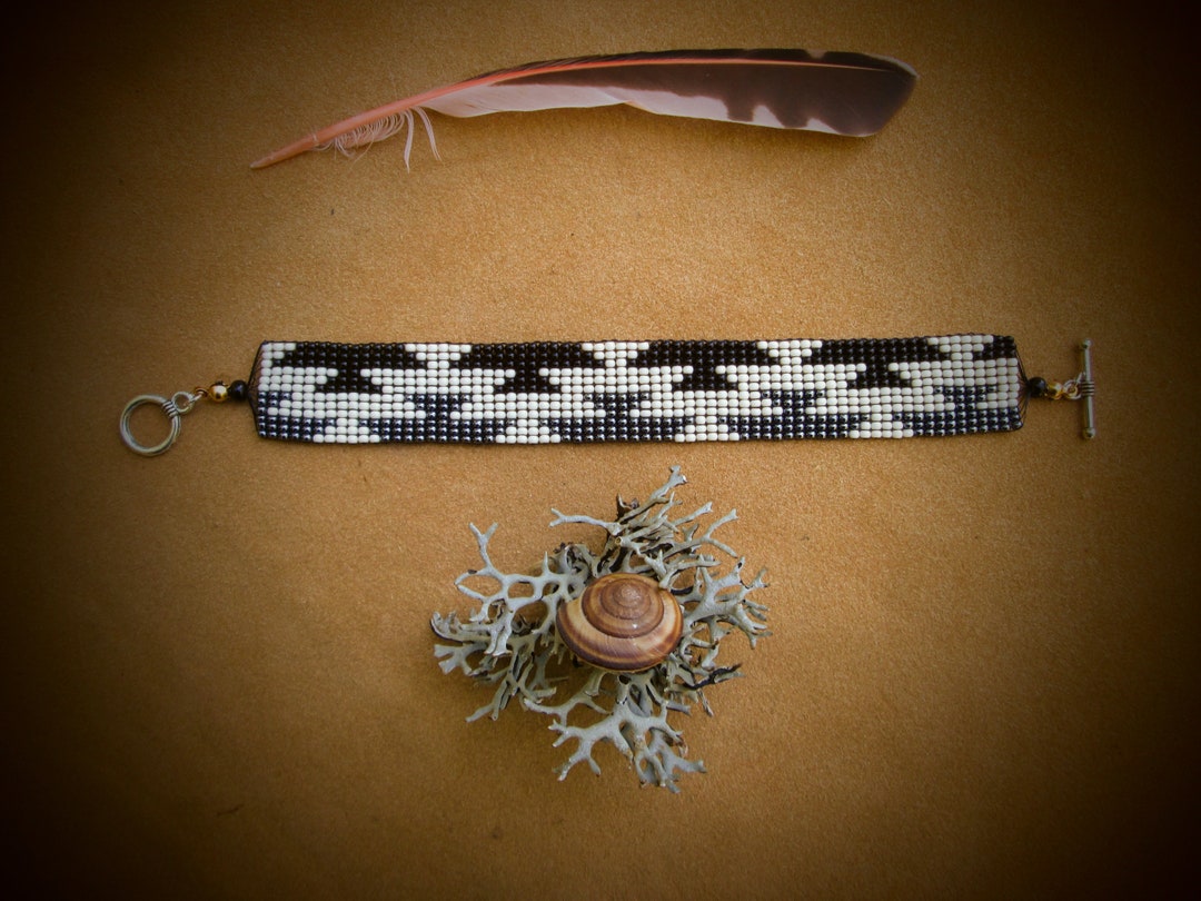 Friendship. Basket Weave Design. Beaded Bracelet. Yurok Hupa Wiyot ...