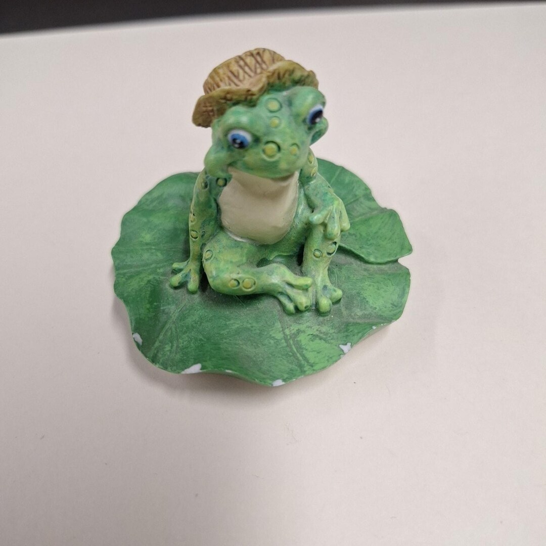 Frog Figurine the Hip Hops by Russ Berrie No. 14461 Frog Day Afternoon ...