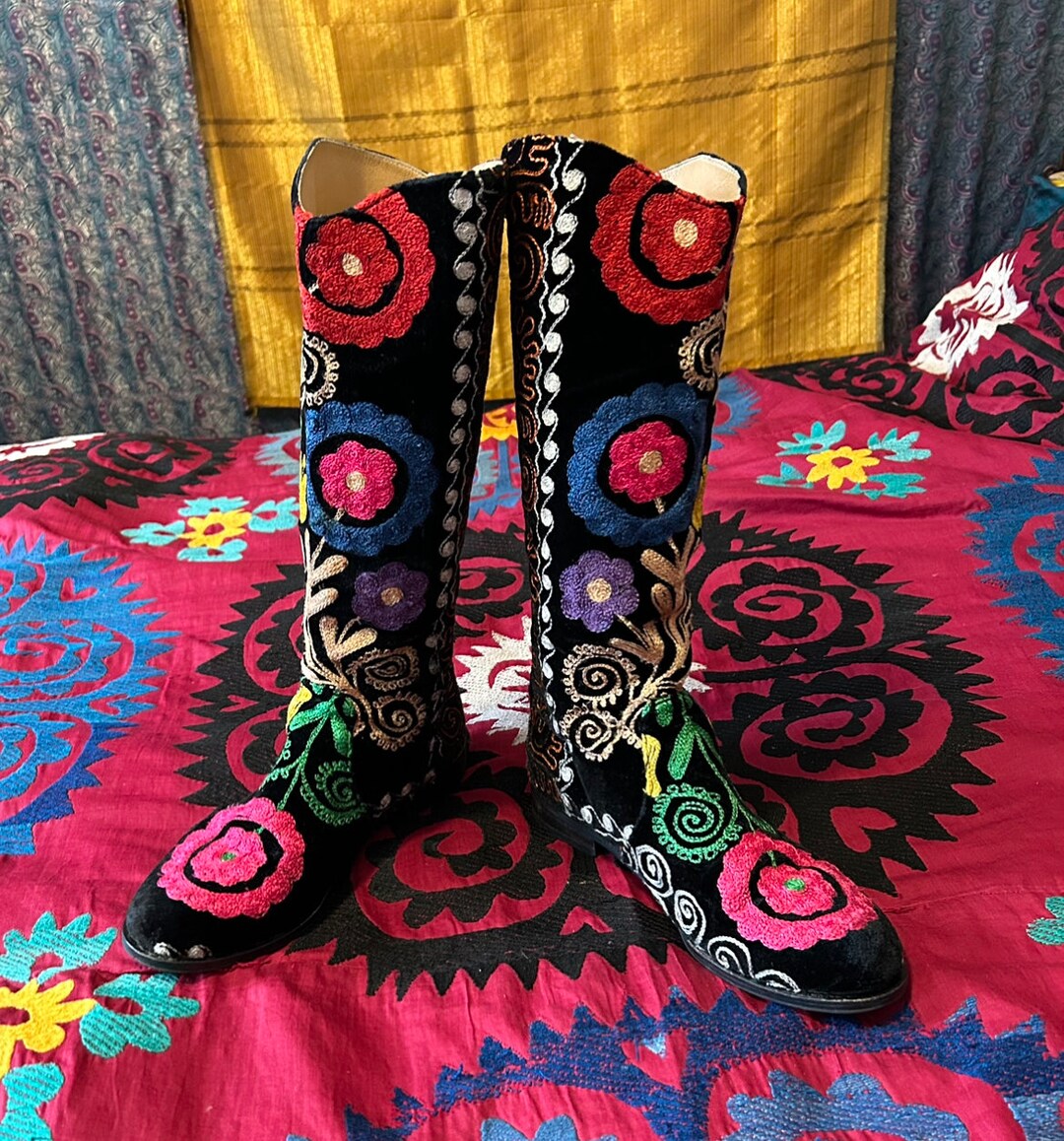 Gorgeous Vintage Turkish Floral Embroidered Velvet Boots! - Etsy