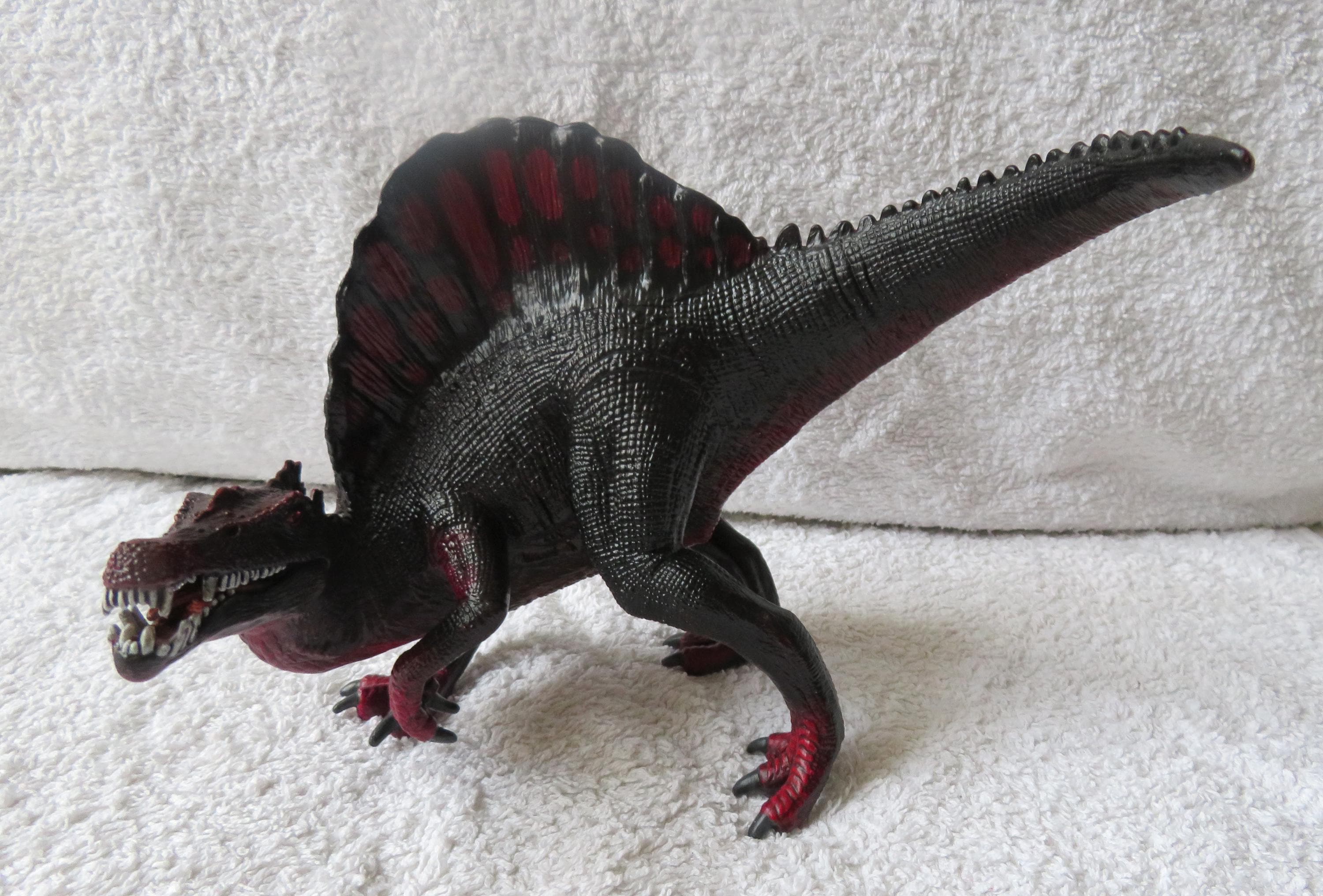 Black & Red Custom Painted Spinosaurus Aegypticus Ark Inspired - Etsy