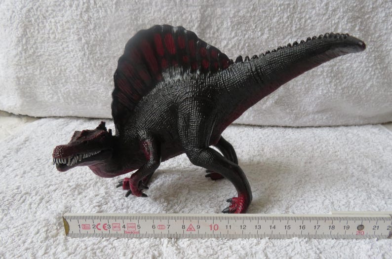 Black & Red Custom Painted Spinosaurus Aegypticus Ark Inspired - Etsy