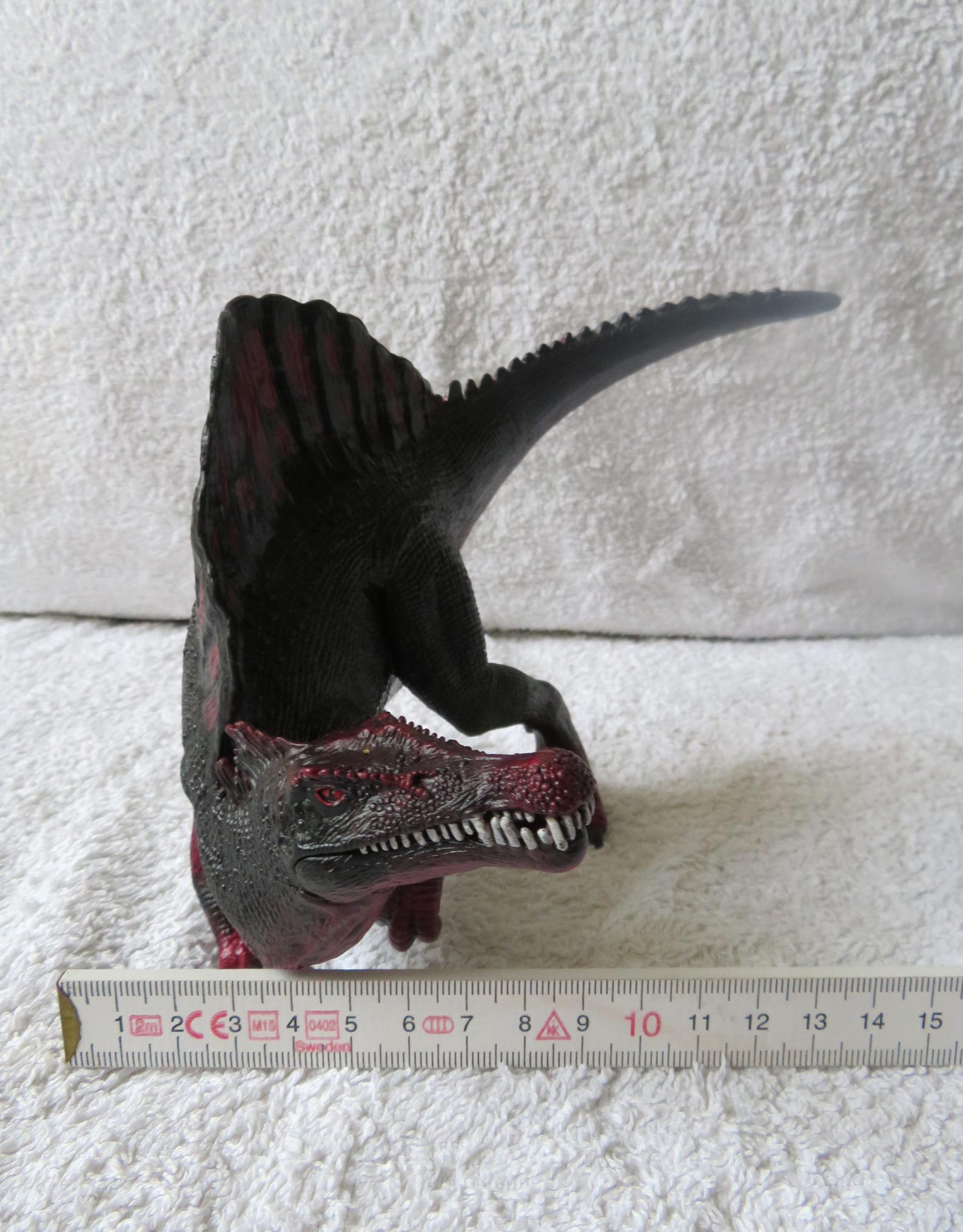Black & Red Custom Painted Spinosaurus Aegypticus Ark Inspired - Etsy