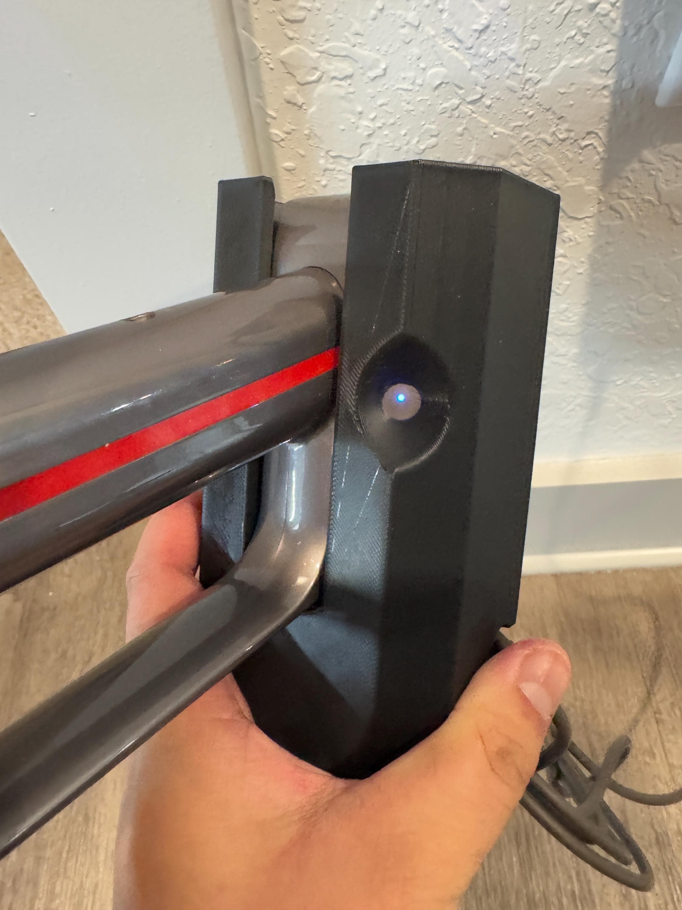 Dyson Humdinger Wall Mount - Sleek, Space-saving Holder for Convenient ...