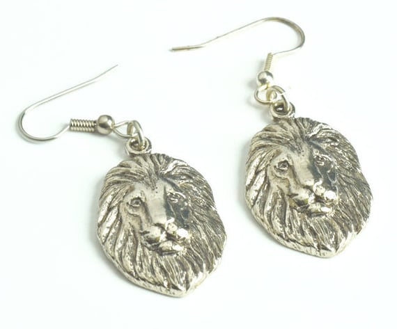 Cecil the Lion Pearl Necklace and Matching Earrings in Gift | Etsy