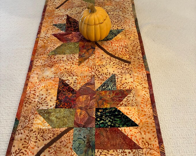 Quilted Autumn Leaves Table Runner for Fall or Thanksgiving - Etsy