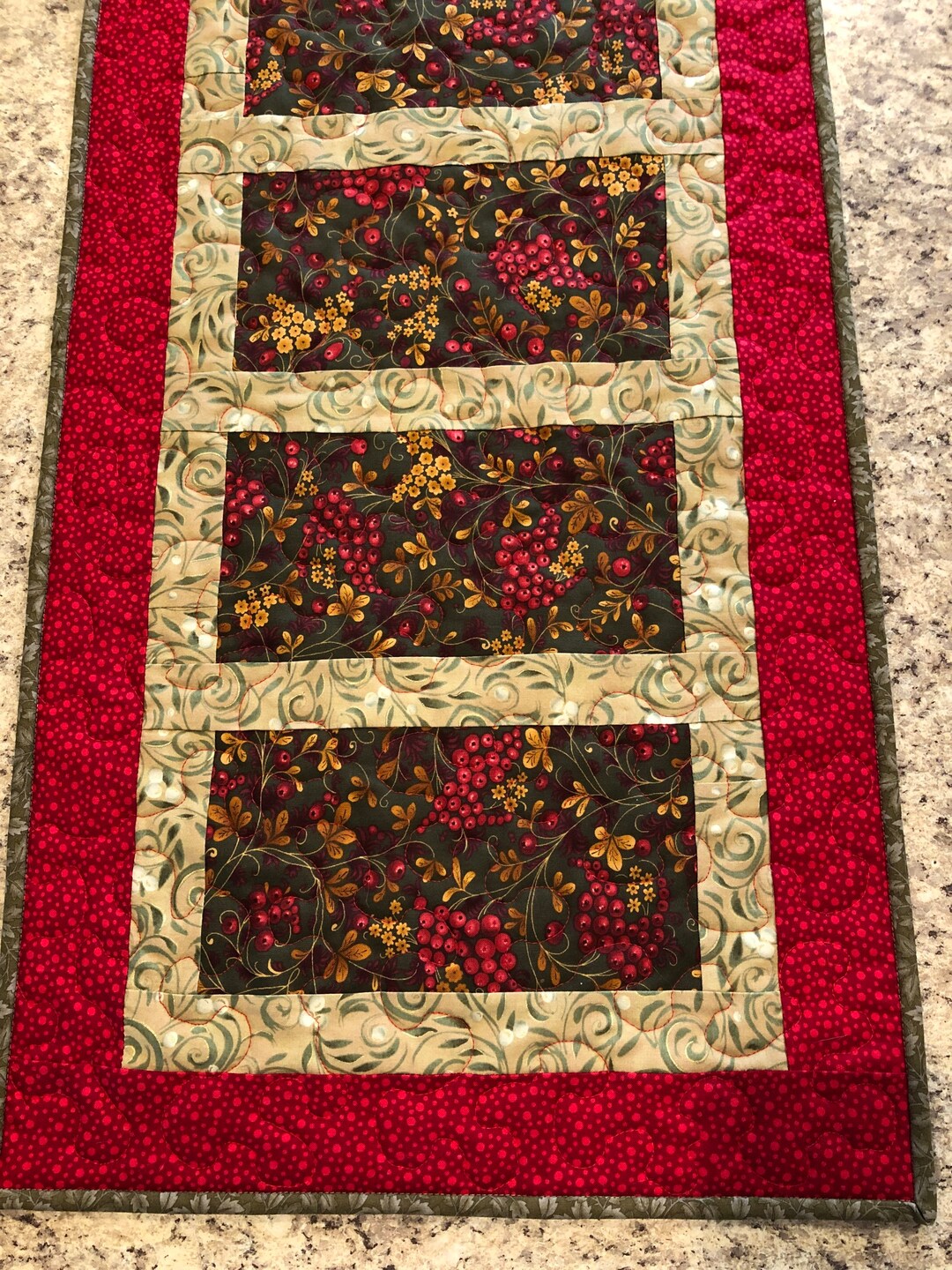 Winterberry Hollyberry Woodland Quilted Table Runner - Etsy
