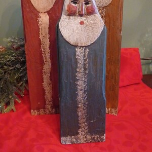 Hand Carved Vintage Wooden Santa Folka Art Primitive Set of Three Green ...