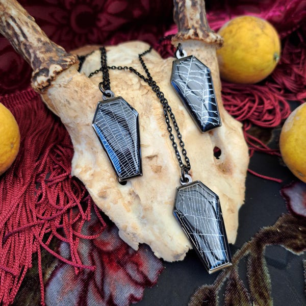 Gothic Gifts - 60+ Gift Ideas for 2026