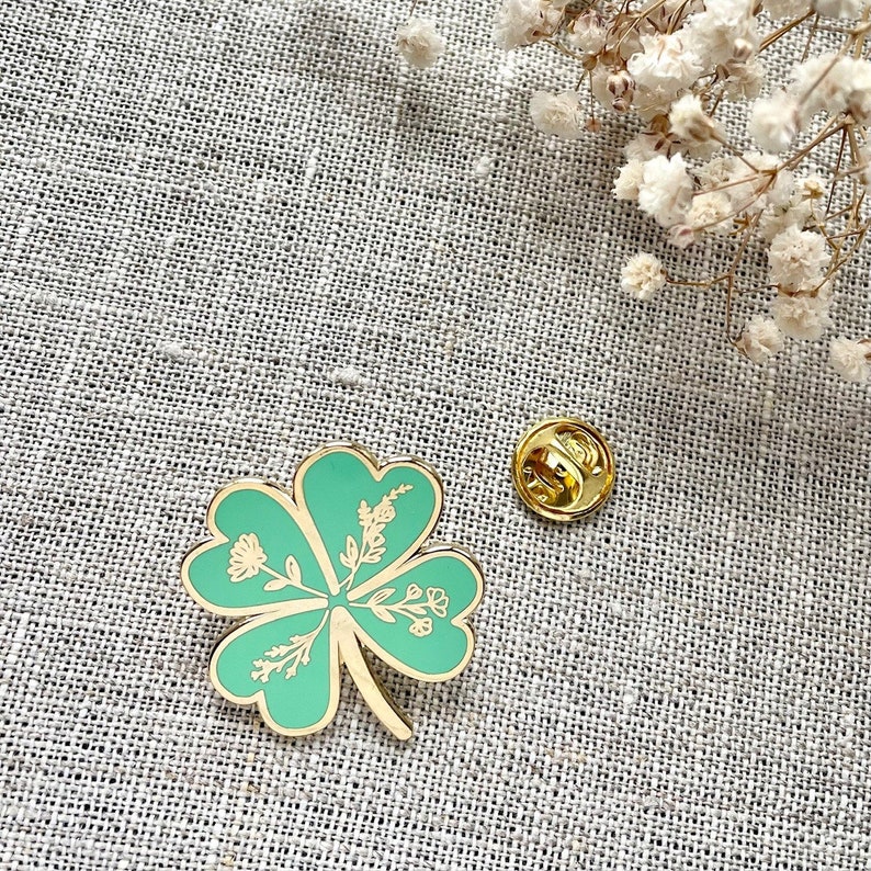 Four Leaf Clover Green Enamel Pin, Good Luck Gift, Lucky Clover Present ...