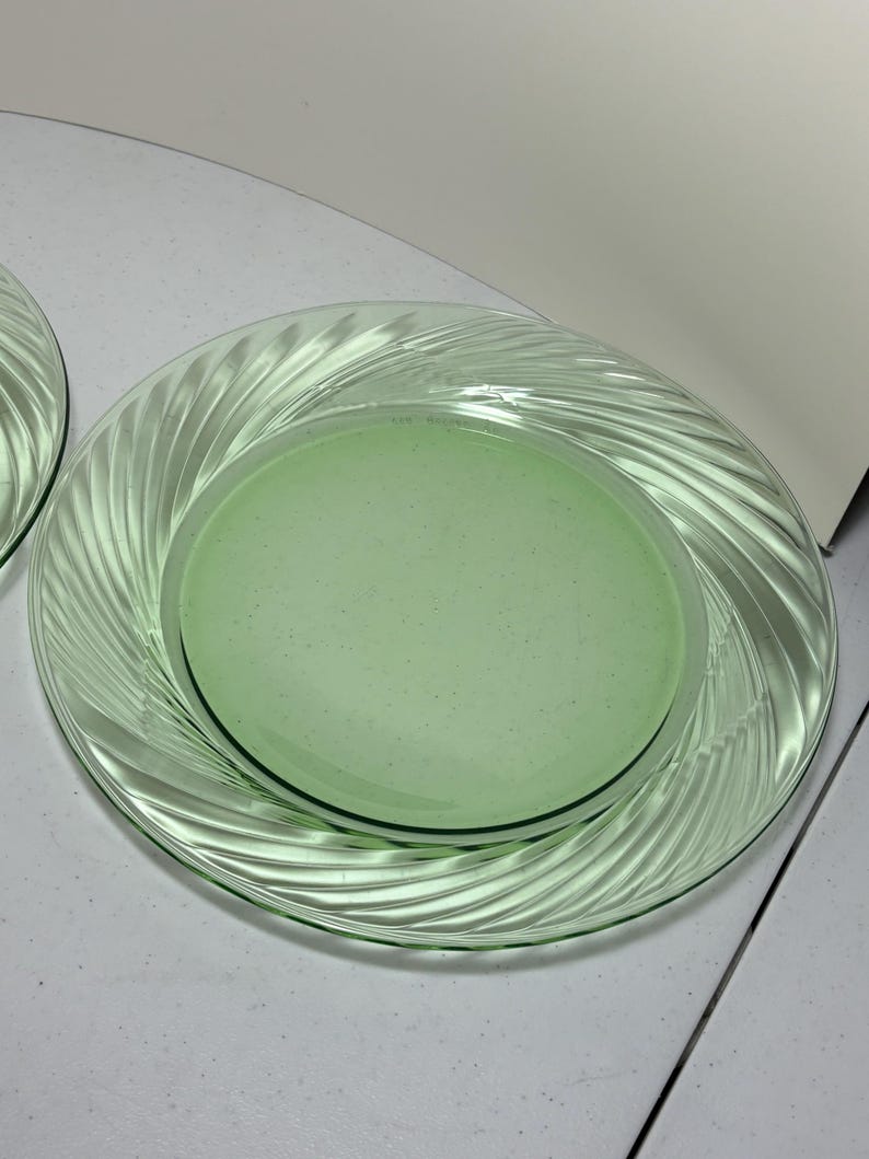 Pyrex 1950’s Festiva Spring Green Swirl Rim 12” Dinner Plates - Etsy