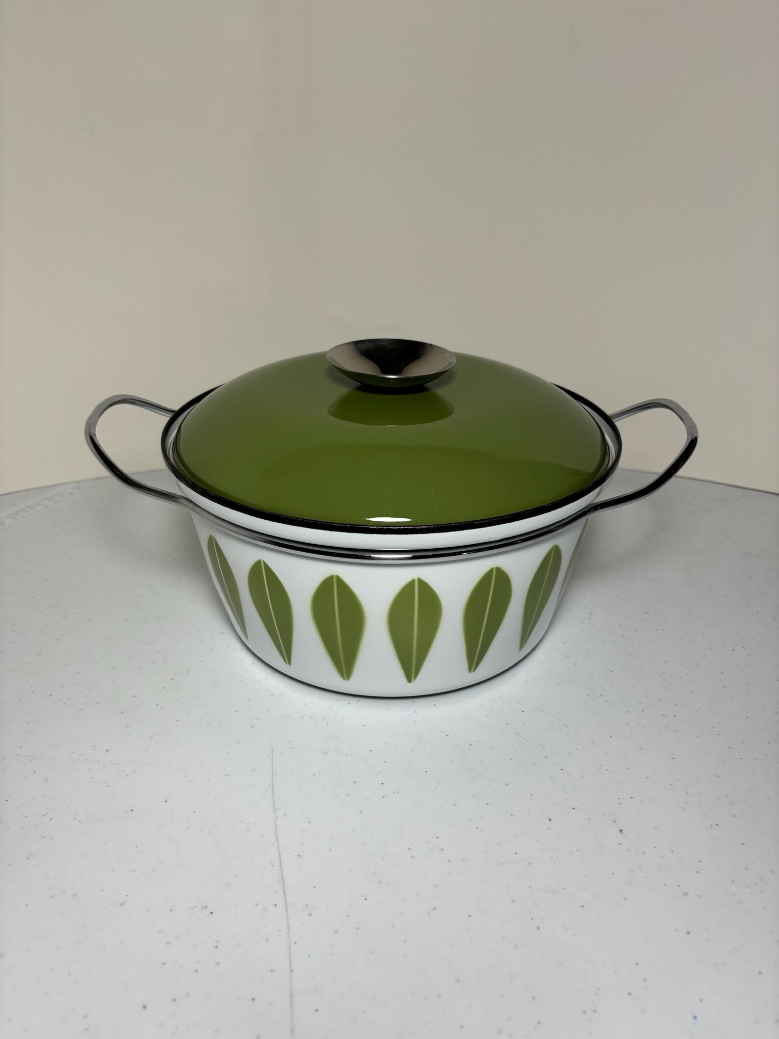 Catherine Holm Lotus Enamelware Dutch Oven in Green and White - Etsy