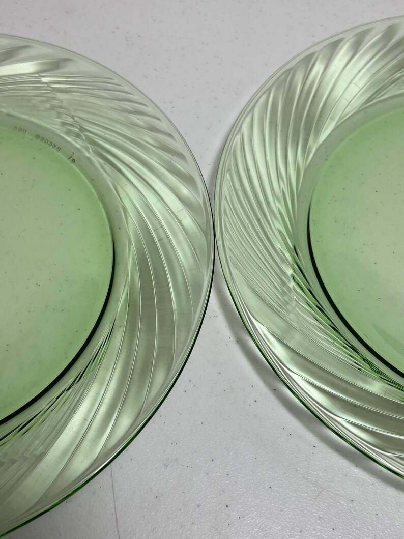 Pyrex 1950’s Festiva Spring Green Swirl Rim 12” Dinner Plates - Etsy