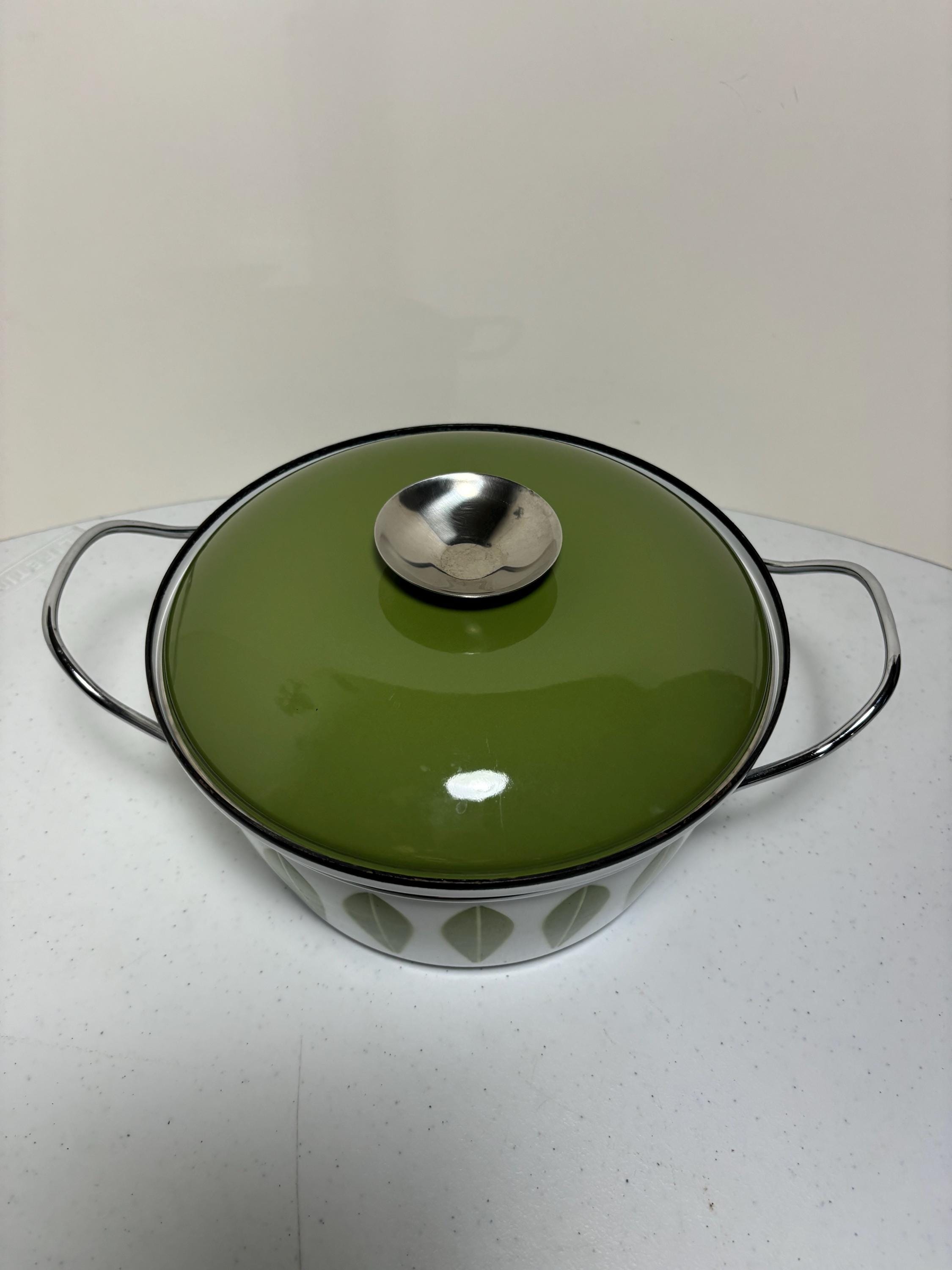 Catherine Holm Lotus Enamelware Dutch Oven in Green and White - Etsy