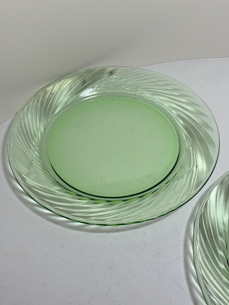 Pyrex 1950’s Festiva Spring Green Swirl Rim 12” Dinner Plates - Etsy