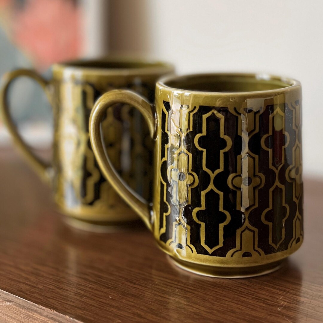 Vintage Japanese Mugs | Set of 2 | Avocado Green & Black - Etsy