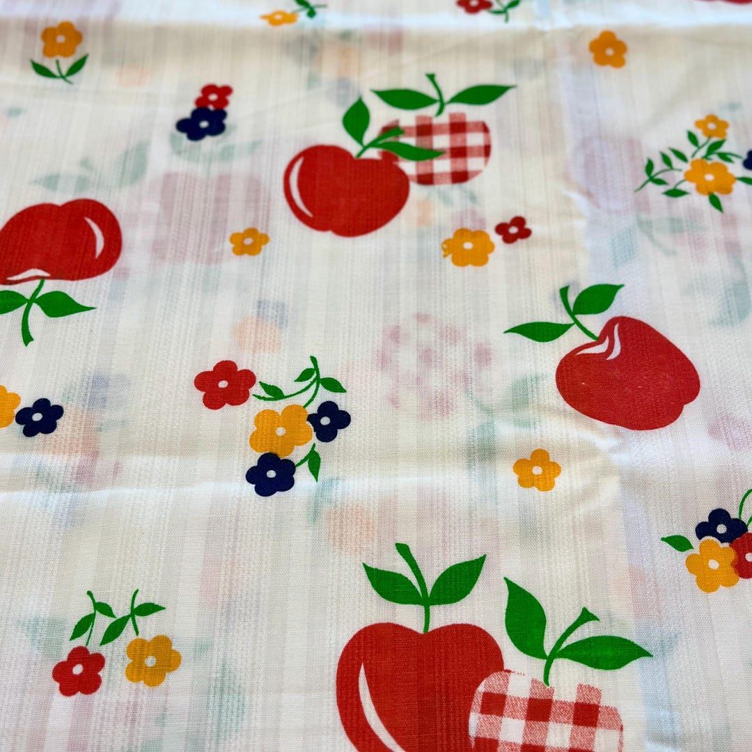 Vintage Apple Fabric | Retro Material | Apples and Flowers - Etsy