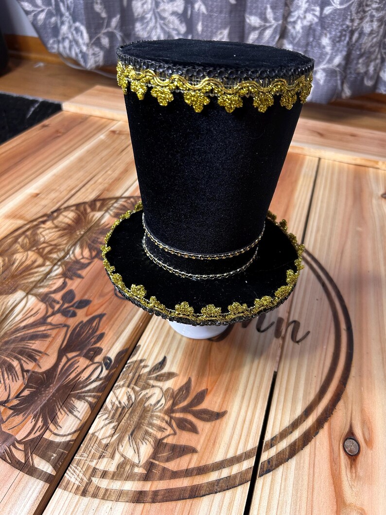 Made to Order *** Solid Black Top Hat W/gold Wreath Attachment - Etsy