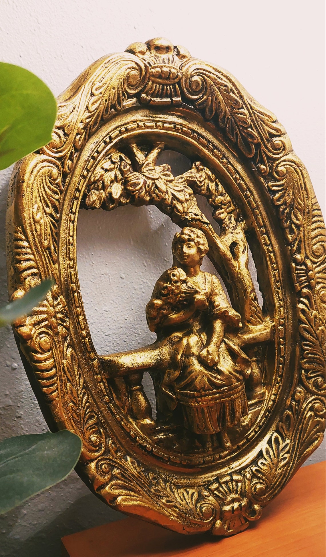 VINTAGE Chalkware Victorian Plaque RARE - Etsy