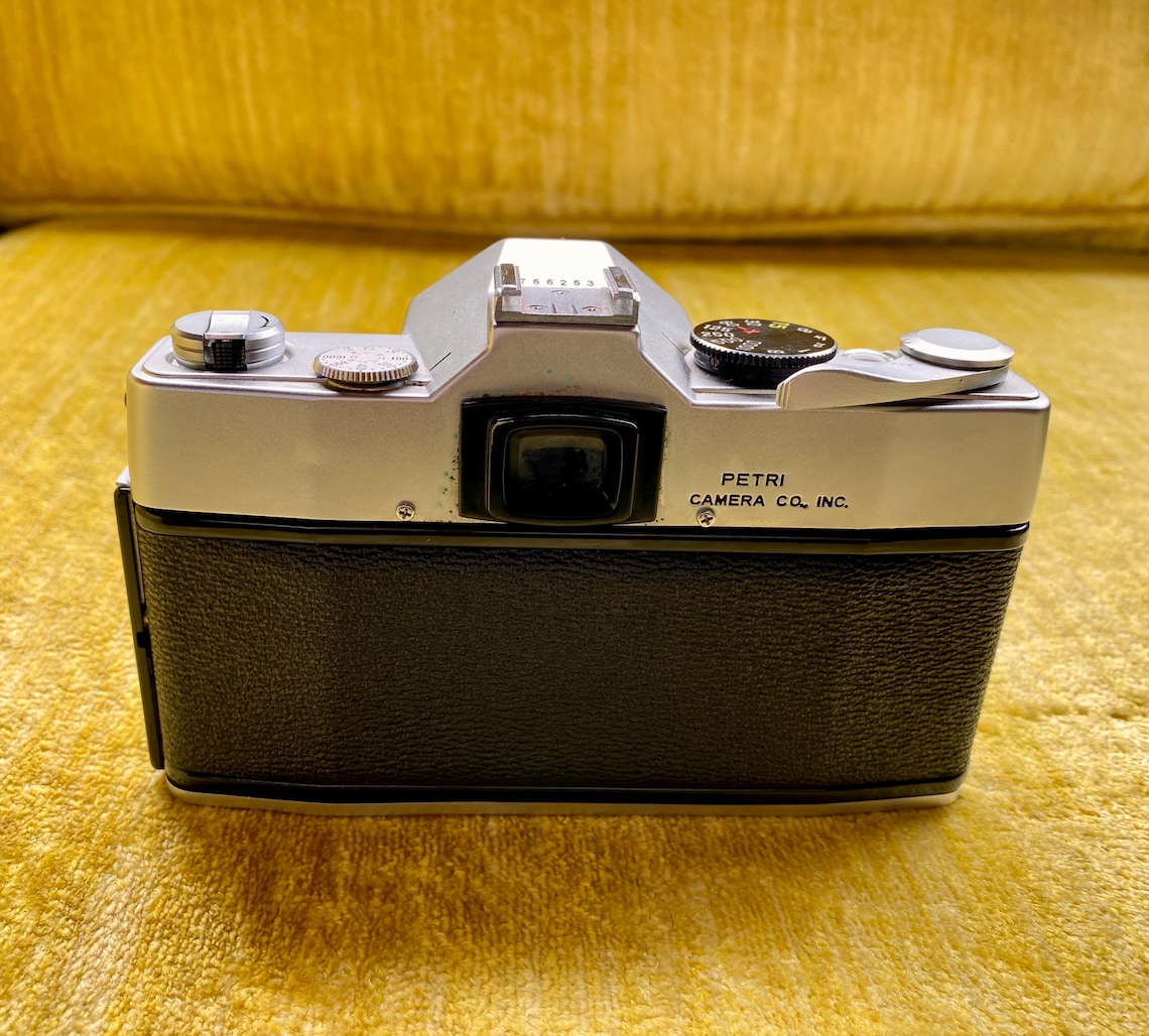 Vintage 1970s Petri FT 35mm Film Camera With Leather Case - Etsy