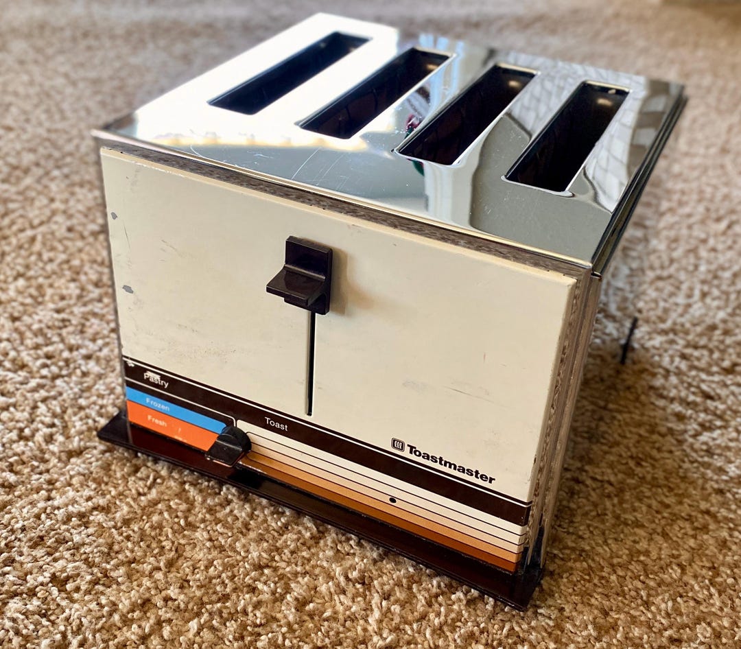 Vintage (1960s) Ivory / Chrome Toastermaster Model D143 4-slice Toaster ...