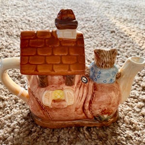 Vintage 1990s tea Nee Hand-painted Ceramic Teapot / Creamer bears in a ...