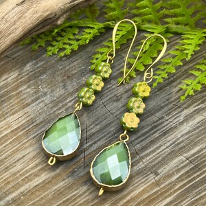 Boho Floral Green Faceted Gold Earrings, Czech Glass Weavers Roots ...