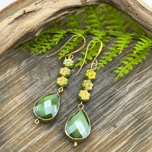 Boho Floral Green Faceted Gold Earrings, Czech Glass Weavers Roots ...