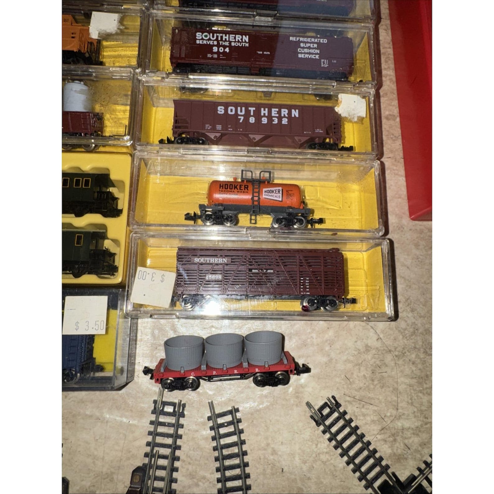 N Scale Model Train Lot of 15 Cars 54pcs of Track Transformer Atlas ...