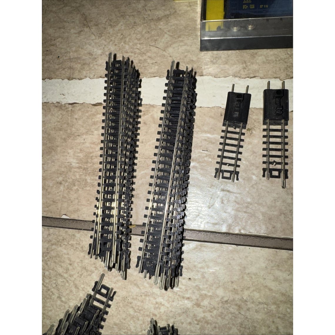 N Scale Model Train Lot of 15 Cars 54pcs of Track Transformer Atlas ...